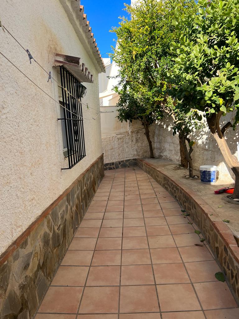 Casa de 3 dormitorios de alquiler en Torrox Park con piscina ...